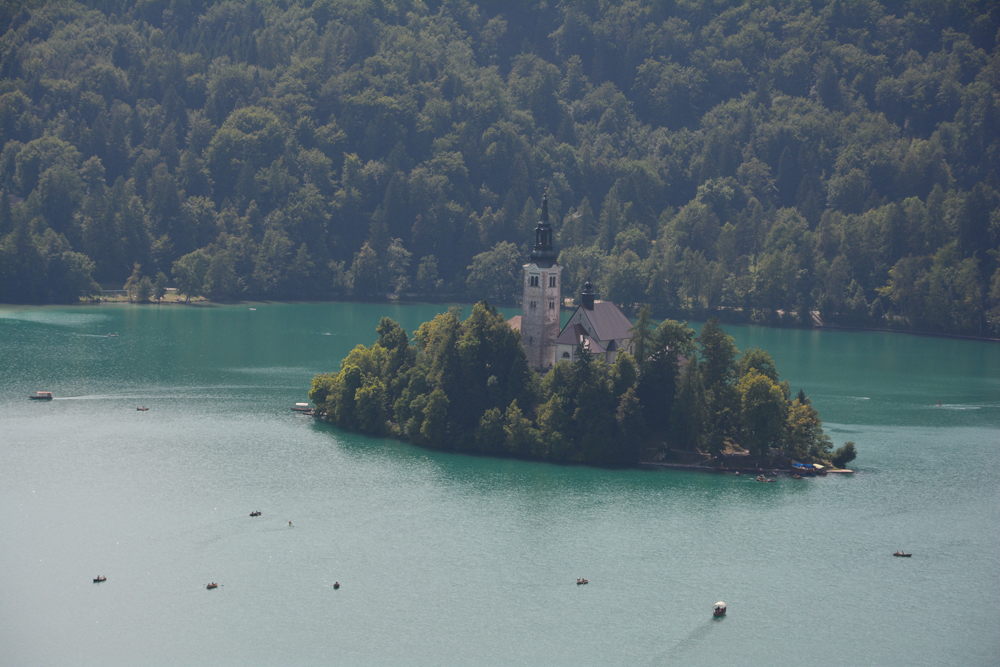 A Bledi vár – Világutazó