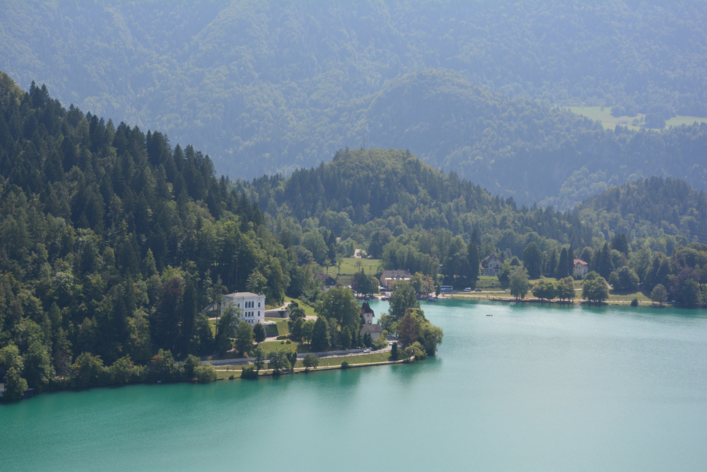 A Bledi vár – Világutazó