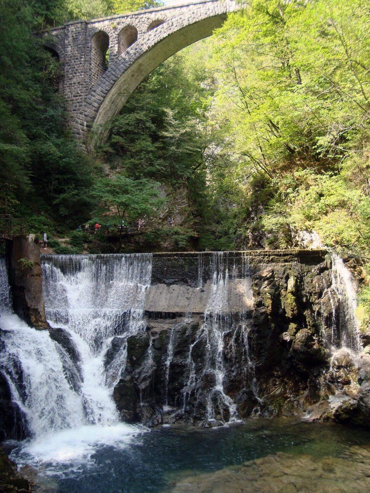 Kihagyhatatlan látnivalók és programok a Bledi-tónál – Világutazó